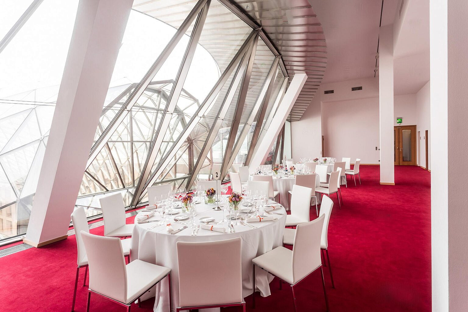 die Sky Lobby & Lounges - AXICA